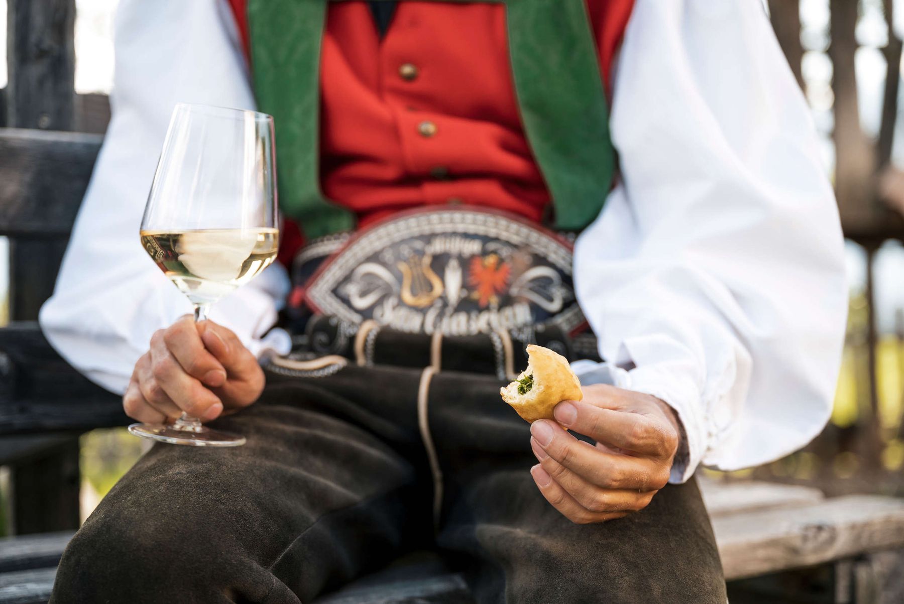 Discover the Ladin culture in Val Badia - Gscnara